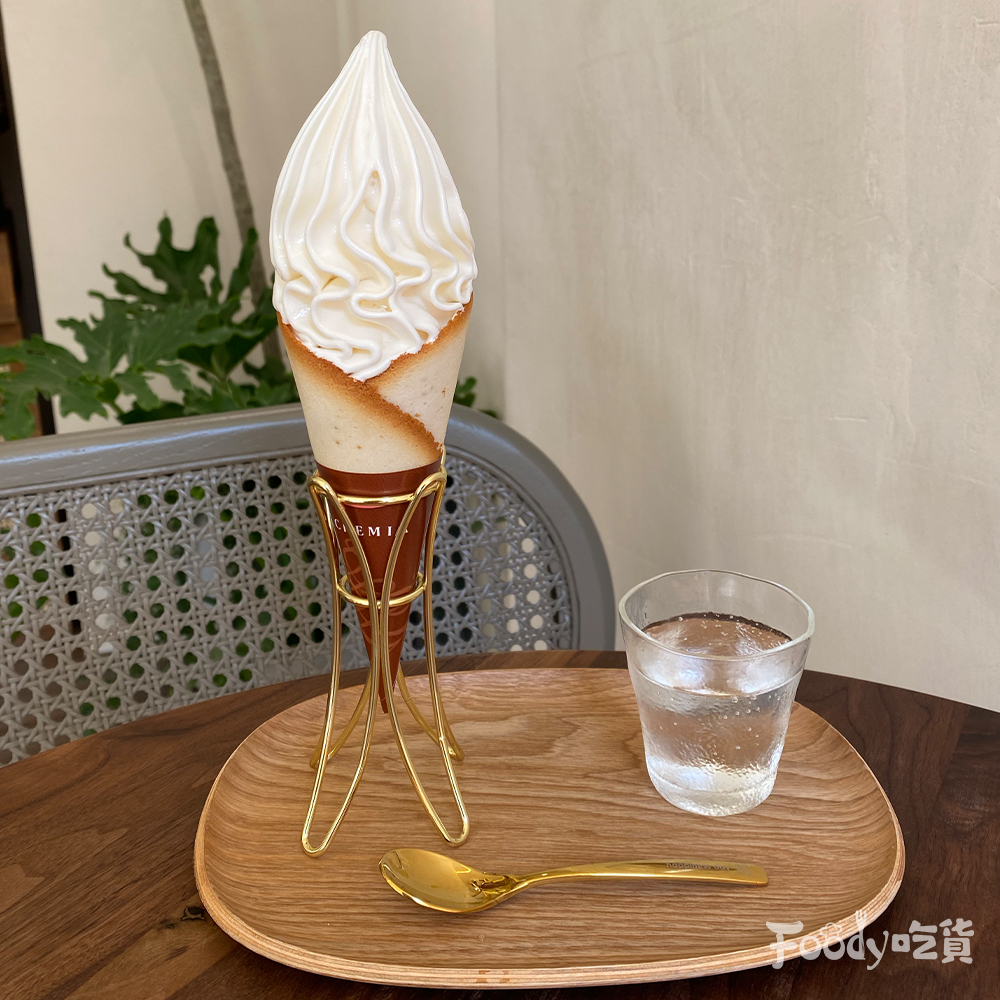 【台北】吃過就回不去！ 日本神級霜淇淋「CREMIA」登台 「北海道乳源＋貓舌餅乾甜筒」這裡吃！ - Foody 吃貨